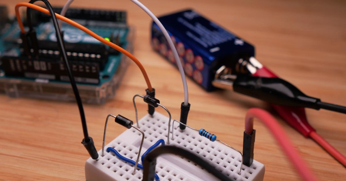 Schutzdioden an Eingänge | DevXplained