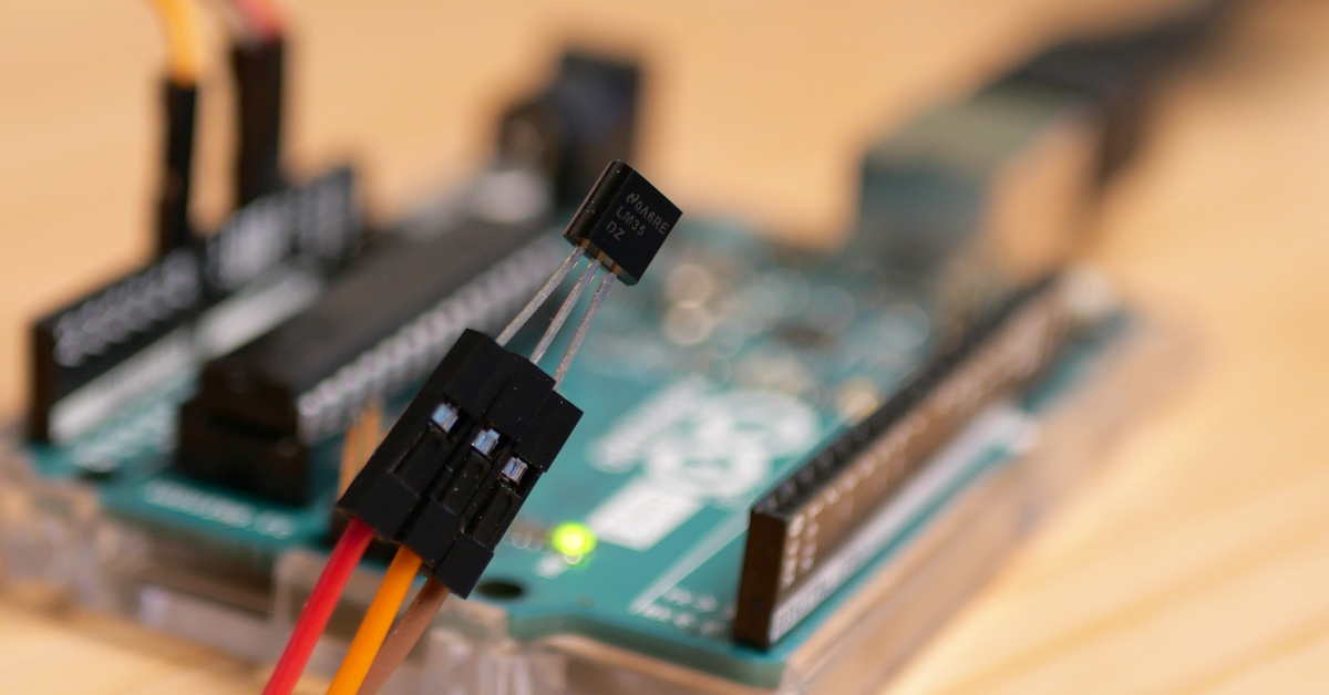 LM35 Temperature Sensor | DevXplained