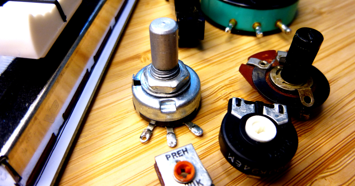 Potentiometer | DevXplained